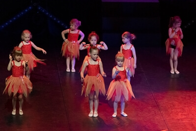 Easy Moving - Les Kinder Dance